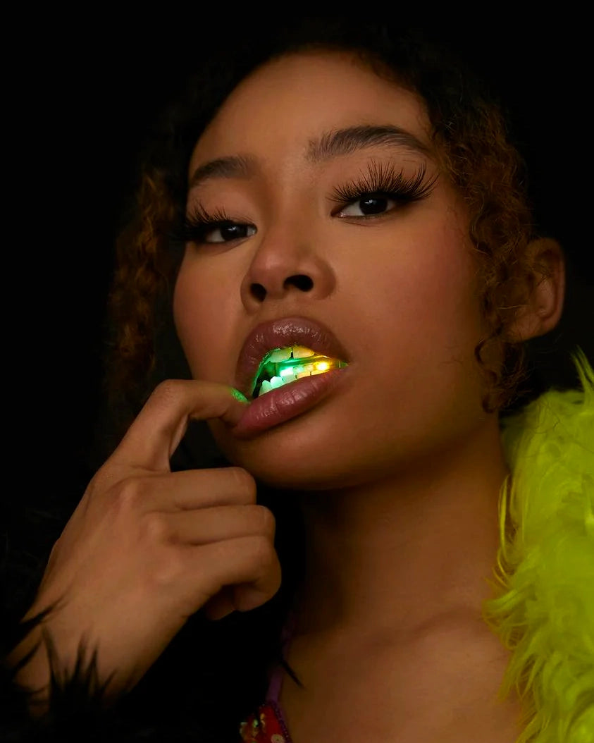 FLASHING MOUTH LIGHT UP GUM SHIELD – Cyberdog